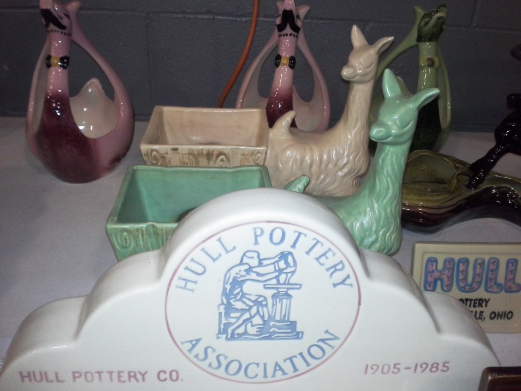 Hull Pottery Collection Sells at Auction – Hull Pottery Association